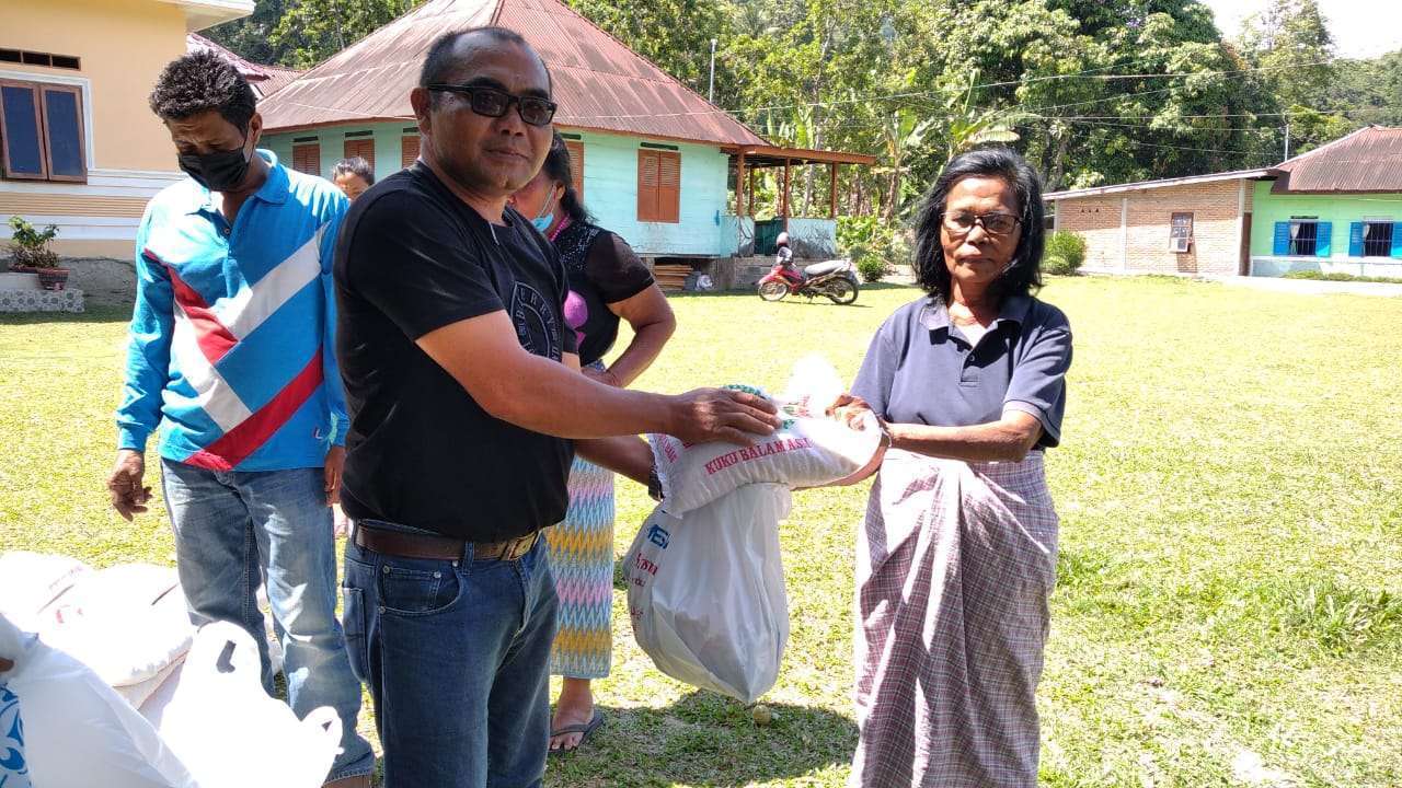 Christmas 2021 & New Year 2022 Gift Hampers in Toba Regency, Samosir ...